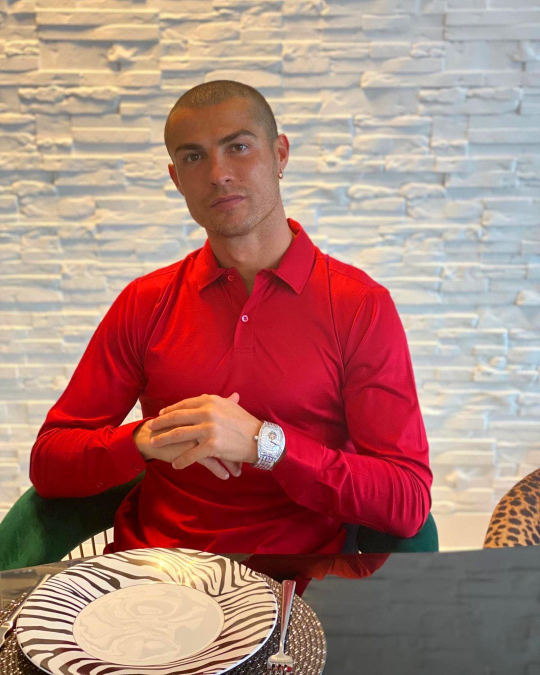 Holofote | Cristiano Ronaldo volta a testar positivo à Covid-19