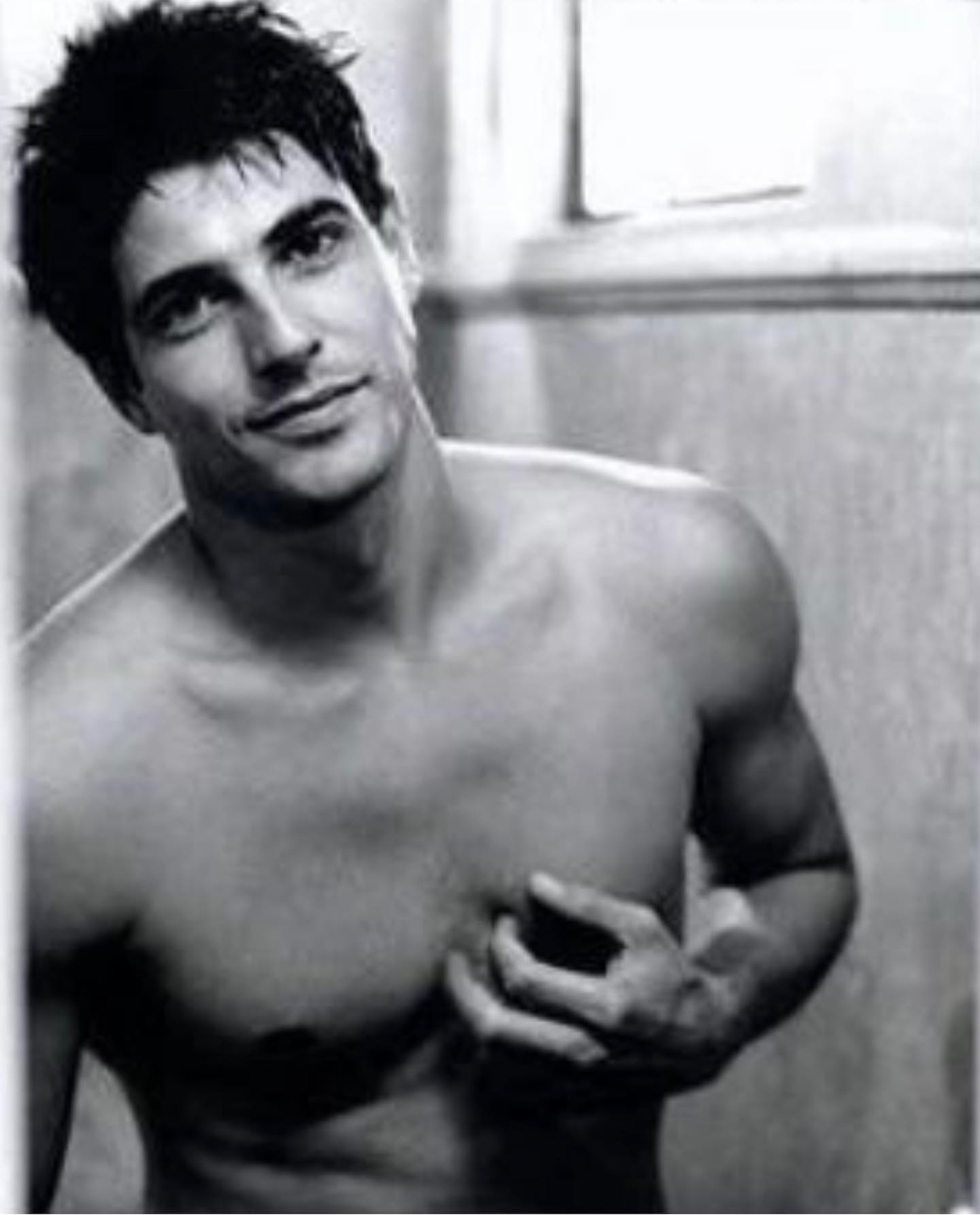 Holofote | Reynaldo Gianecchini faz suspirar com fotografias antigas