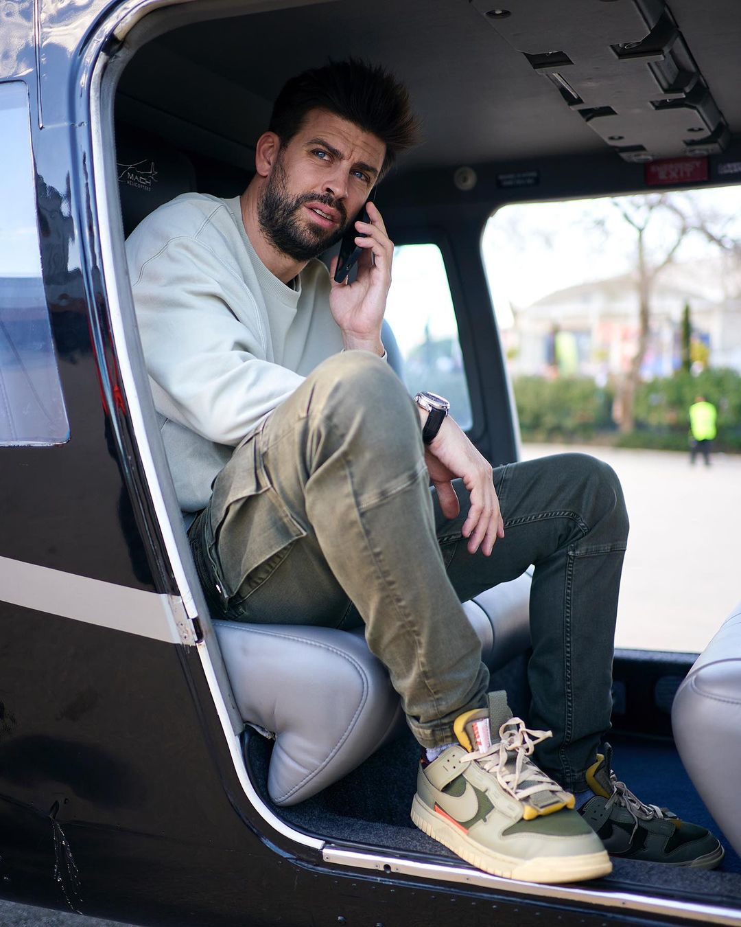 Holofote | Gerard Piqué exaltado em discoteca onde se grita por Shakira