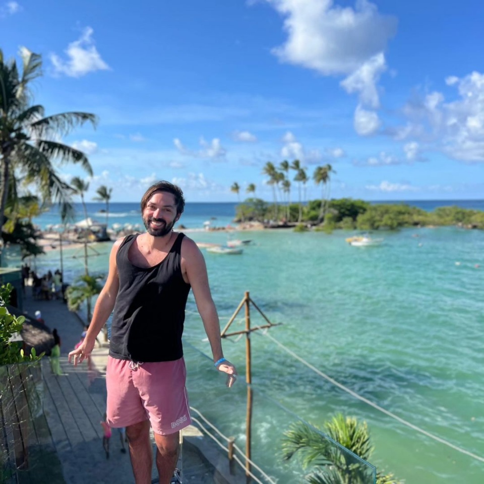 Holofote | Diogo Valsassina mostra-se feliz em viagem com Ana Guiomar