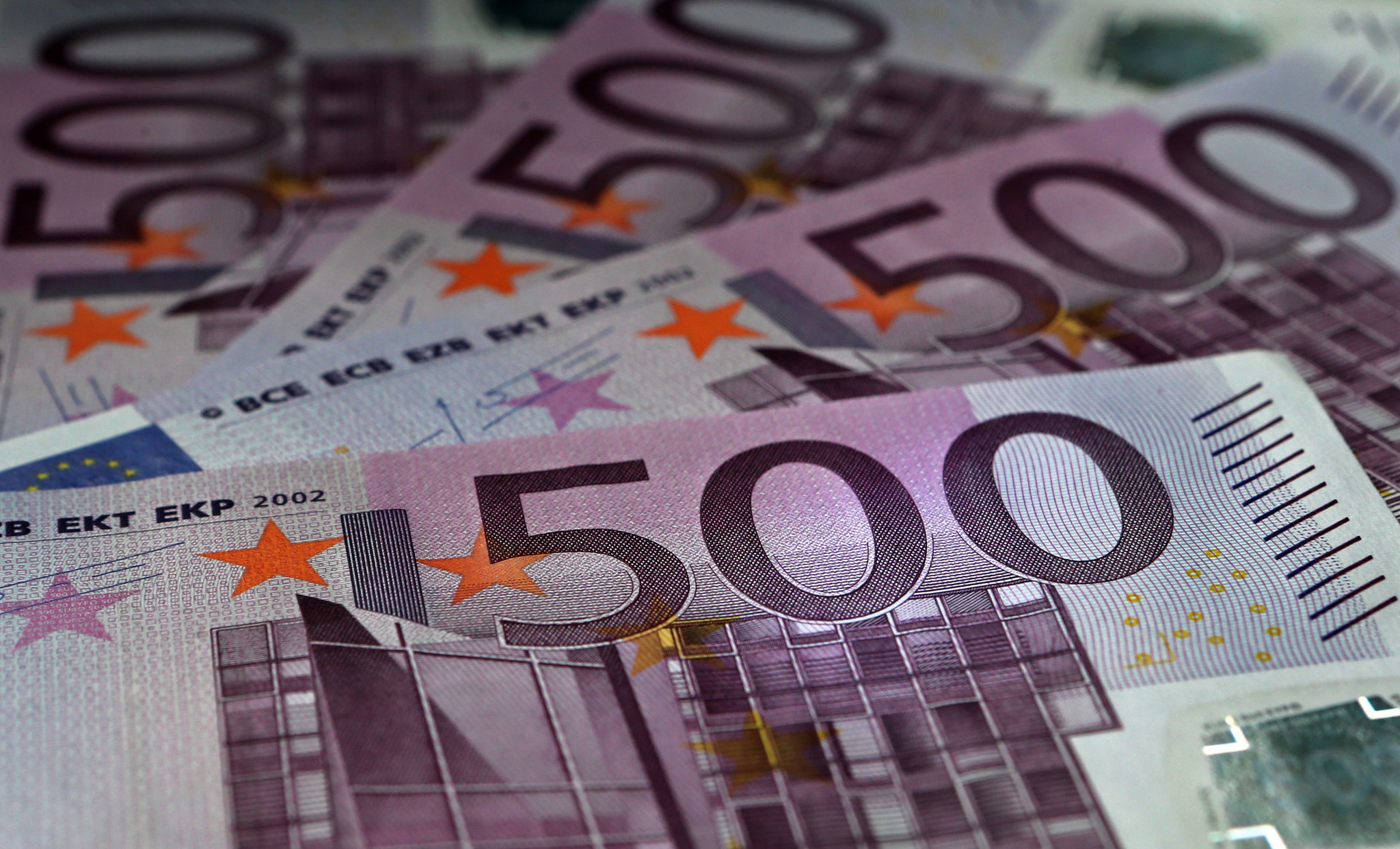 Visão | Notas de 500 euros começam a 'desaparecer' no domingo mas ...