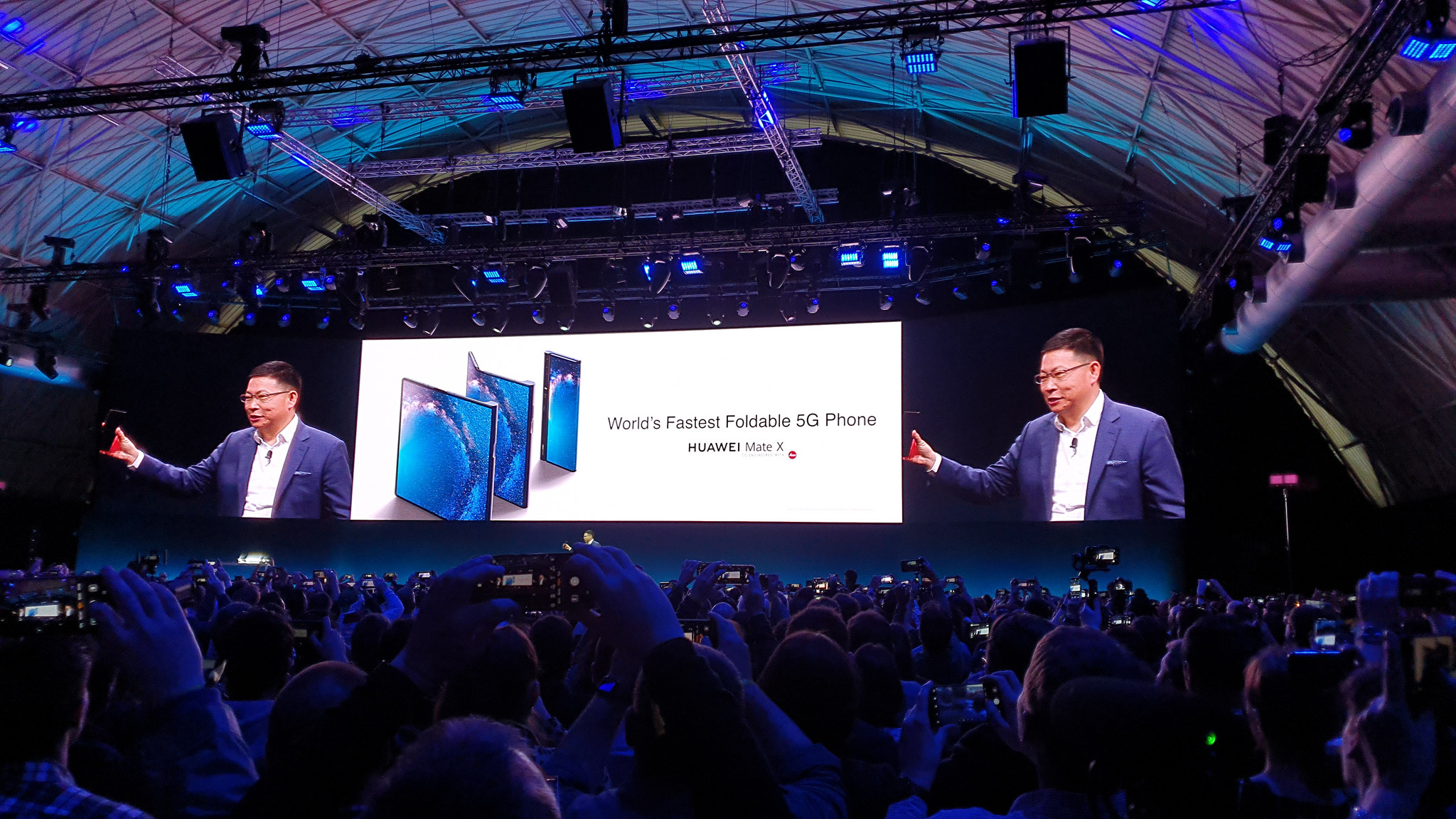 Visão | Mate X chega a meio do ano e custa 2299 euros