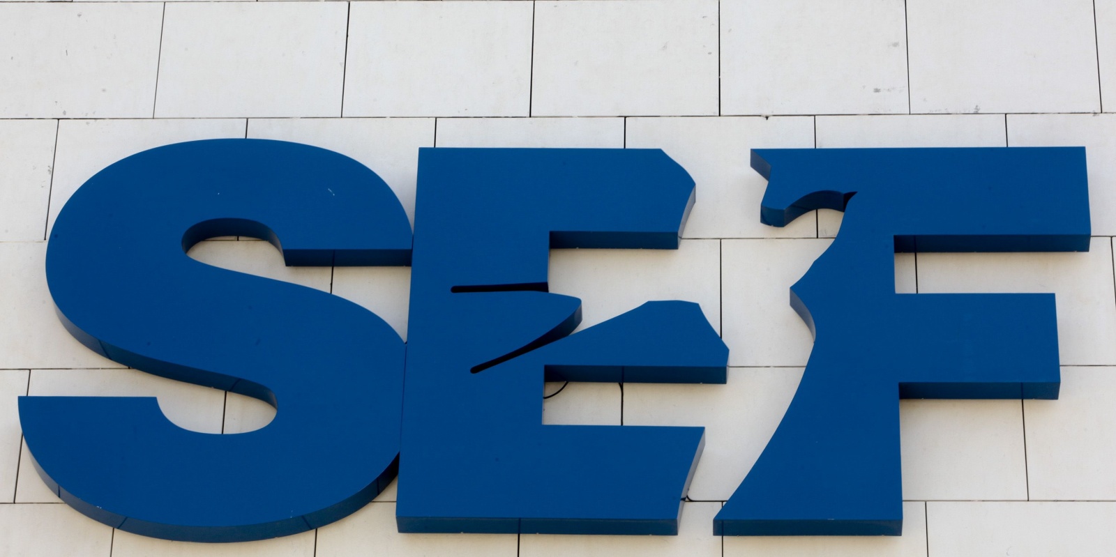 Visão | SEF disponibiliza serviço 'online' para renovação automática do ...