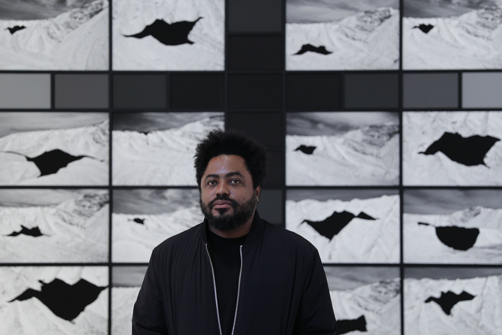Visão | Sonhos e tragédia dos imigrantes na nova exposição do artista ...