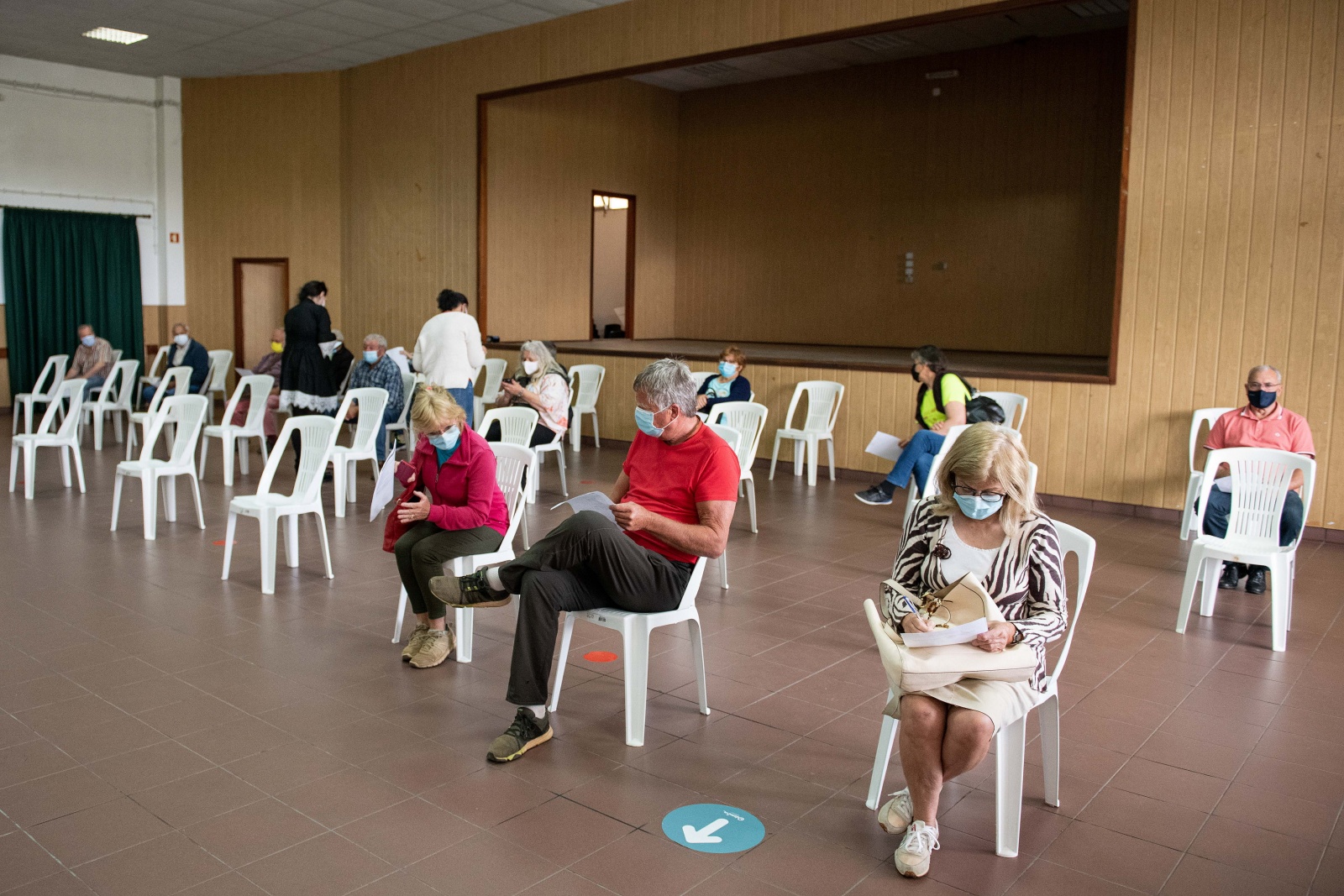 Visão | Covid-19: Autoagendamento a partir dos 60 anos deve arrancar no ...