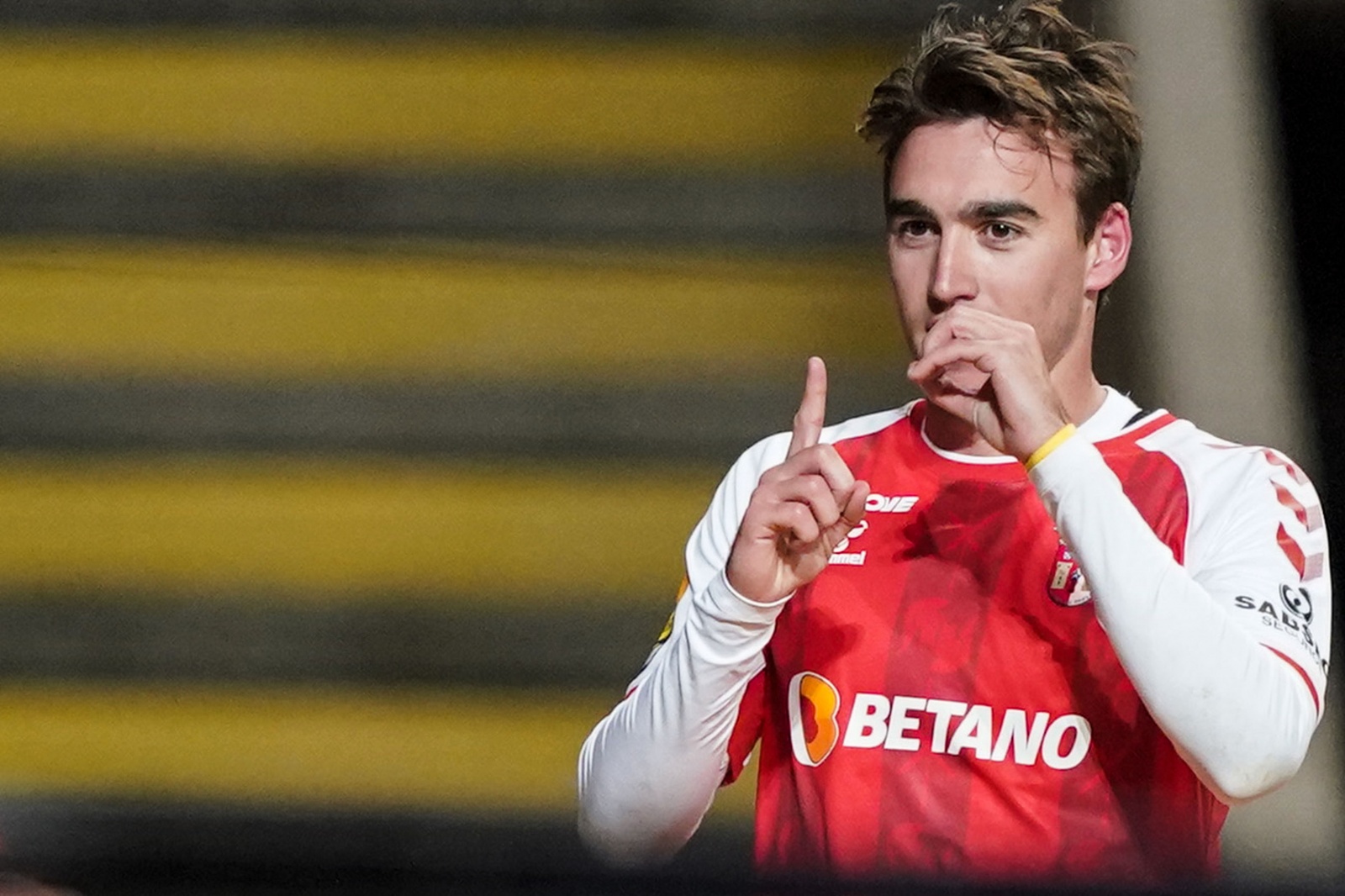 Visão | André Horta renova até 2027 pelo Sporting de Braga