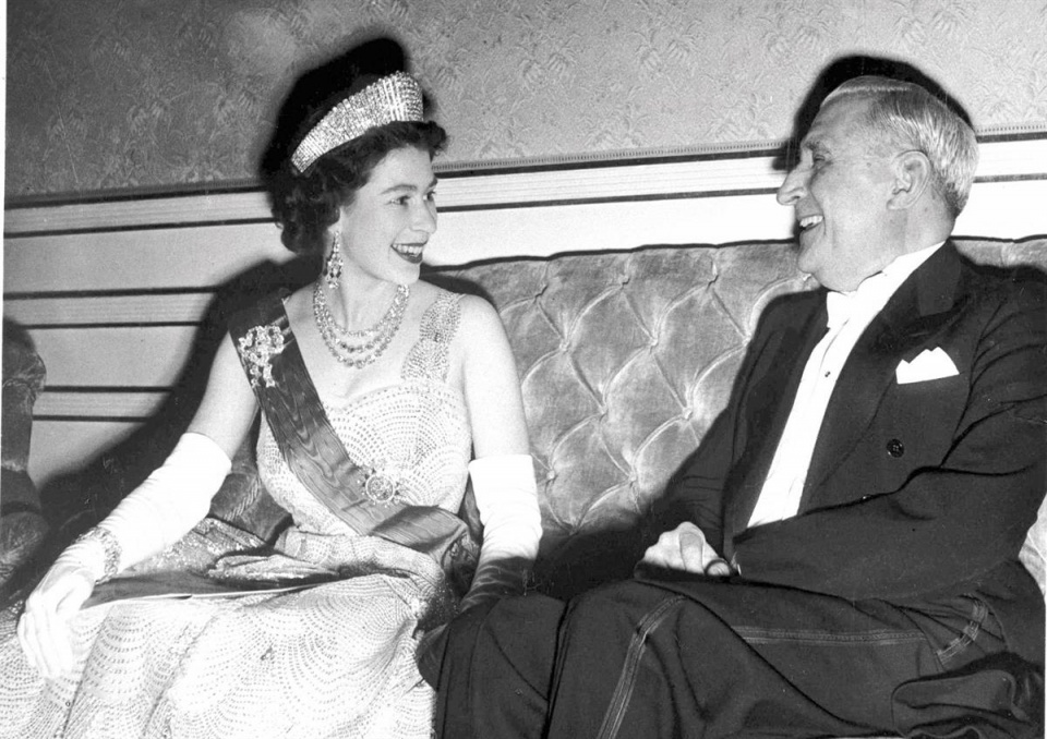 Visão | A visita do século: quando a Rainha de Inglaterra veio a ...