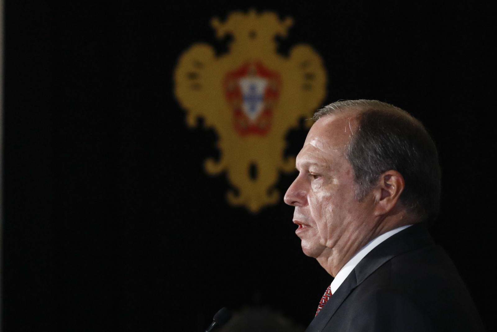 Visão | Carlos César considera que Pedro Nuno Santos "fará falta" no ...
