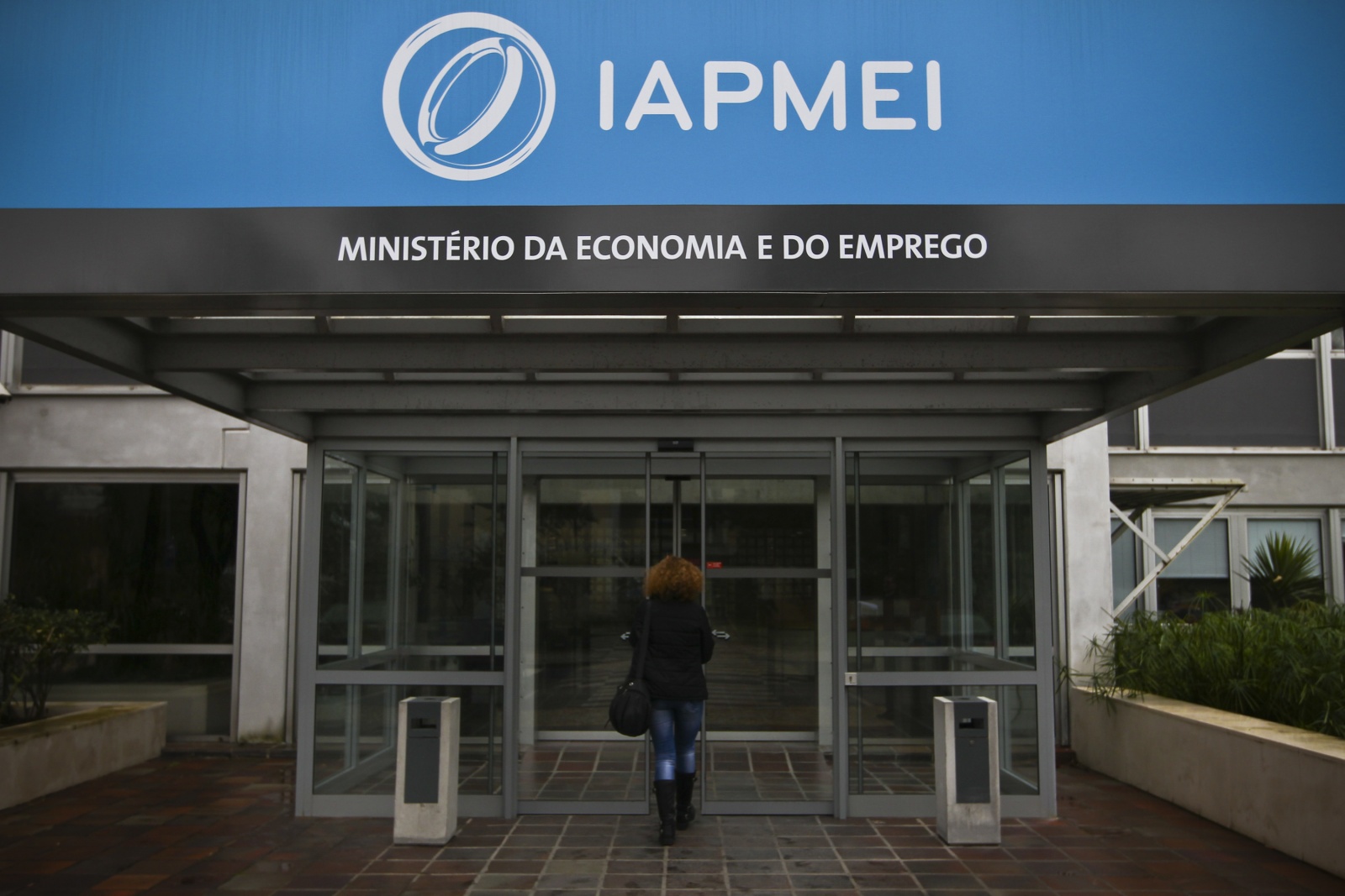 Visão | Francisco Sá demite-se da presidência do IAPMEI e é substituído ...