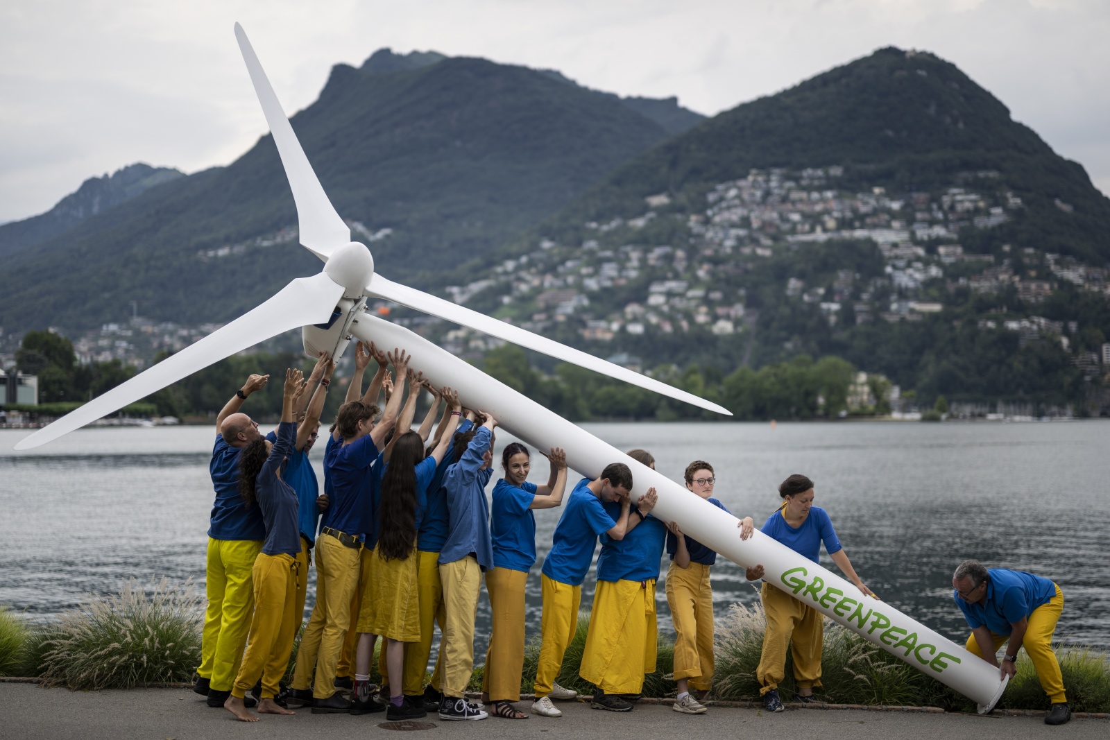 Visão | Rússia declara Greenpeace uma organização indesejável no país