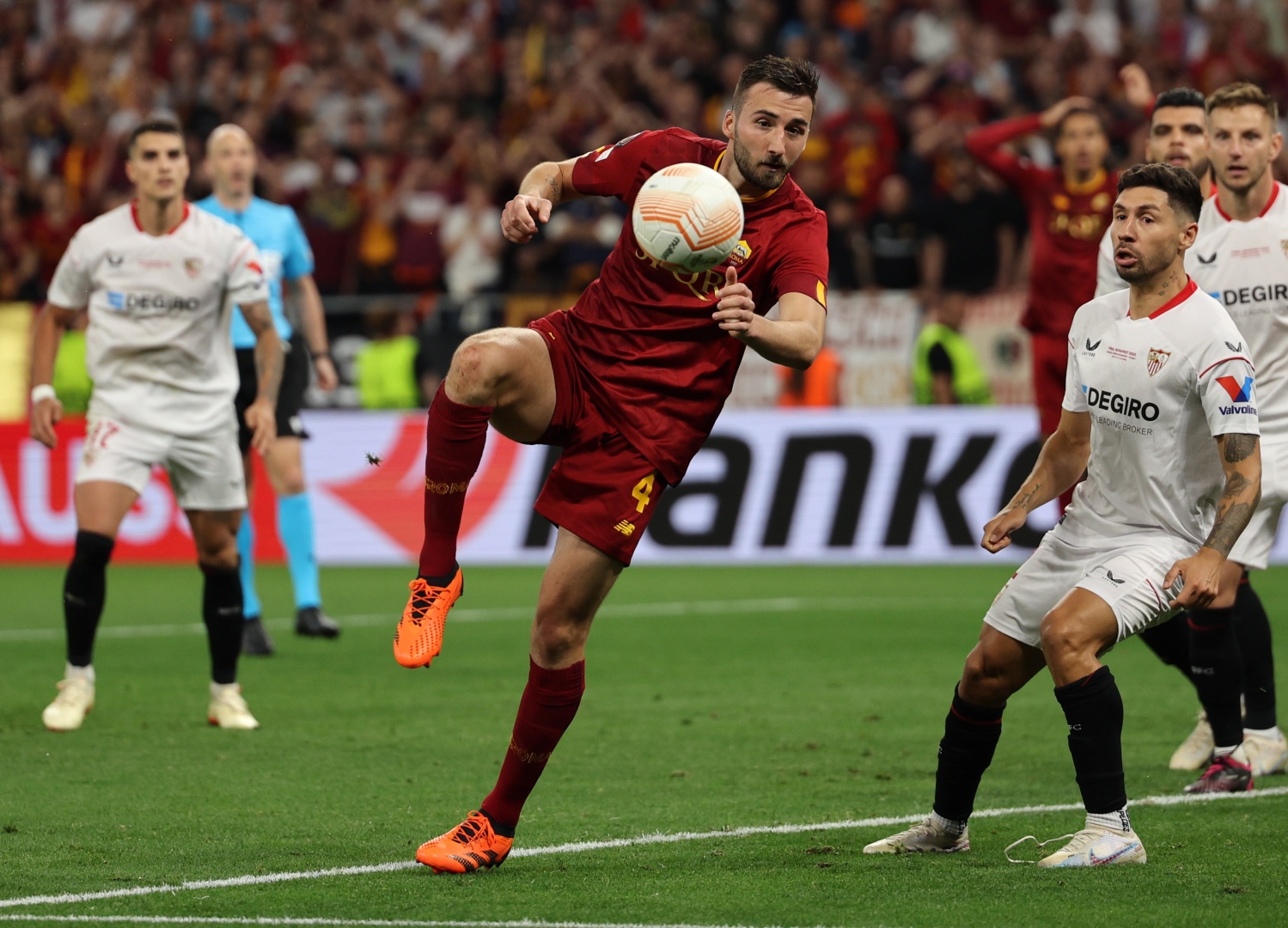 Visão | Médio italiano Bryan Cristante renova com a Roma por mais ...