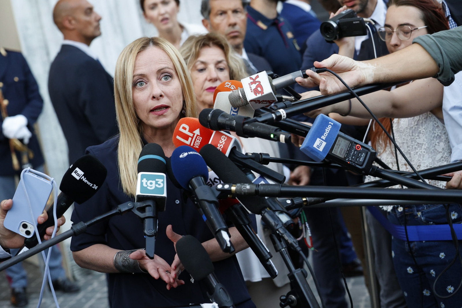 Visão | Meloni pede a Amato provas de que míssil francês abateu avião ...