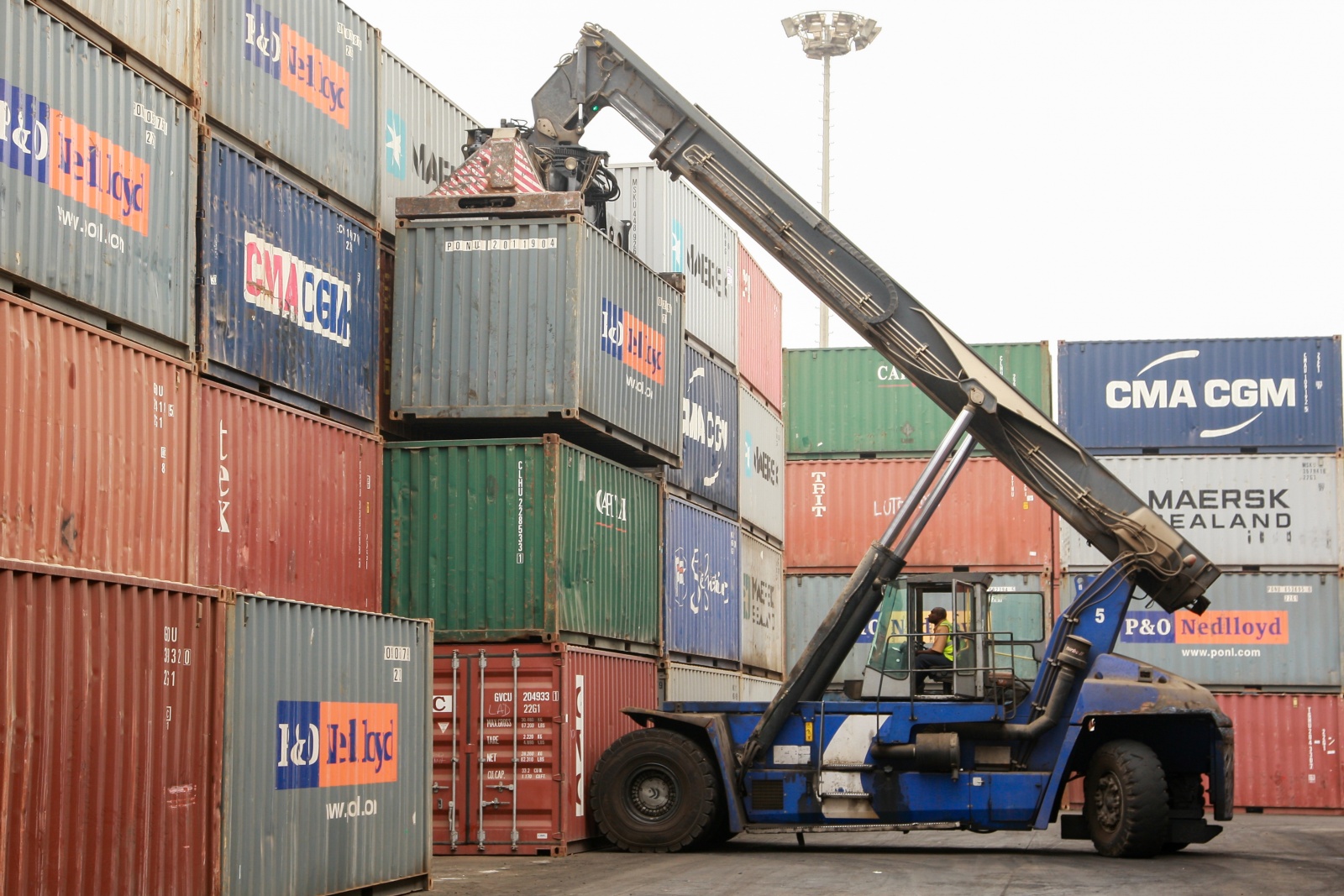 Visão | Trocas comerciais de Cabo Verde com o exterior abrandam