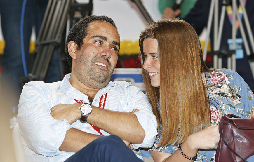 Caras | Pedro Costa e Sara Rocha casam-se no final do verão