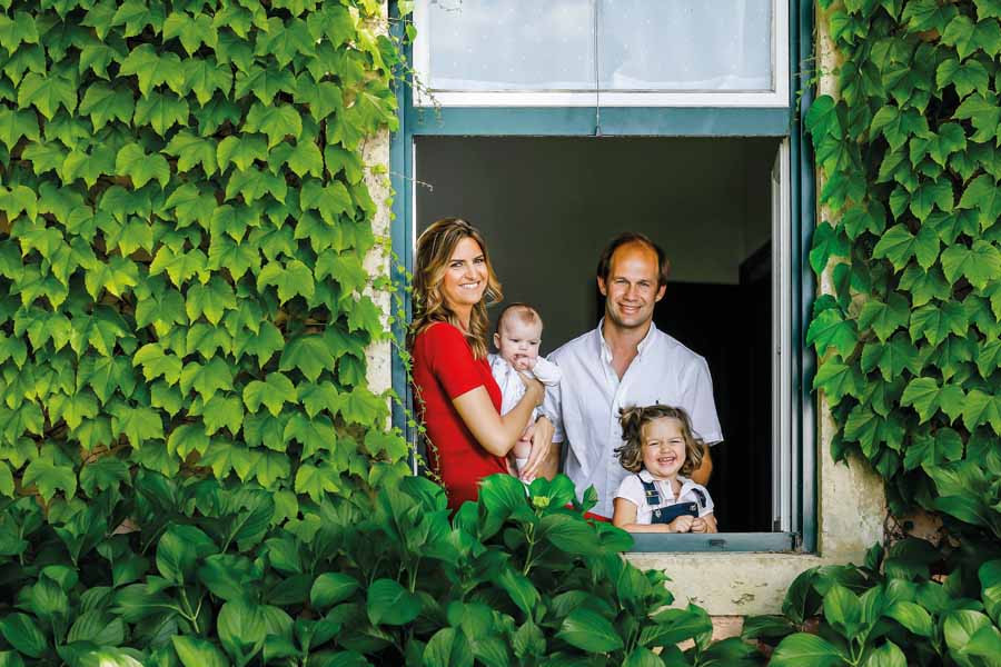 Caras | João Ribeiro Telles cavaleiro feliz com a harmonia familiar que ...