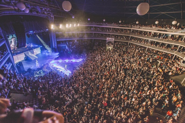 Caras | Agir sobre o concerto no Coliseu de Lisboa: “Foi sem dúvida a ...