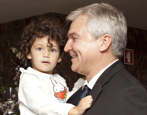 Caras | Paulo Maló: "Ter a família por perto é uma ajuda e um factor de ...