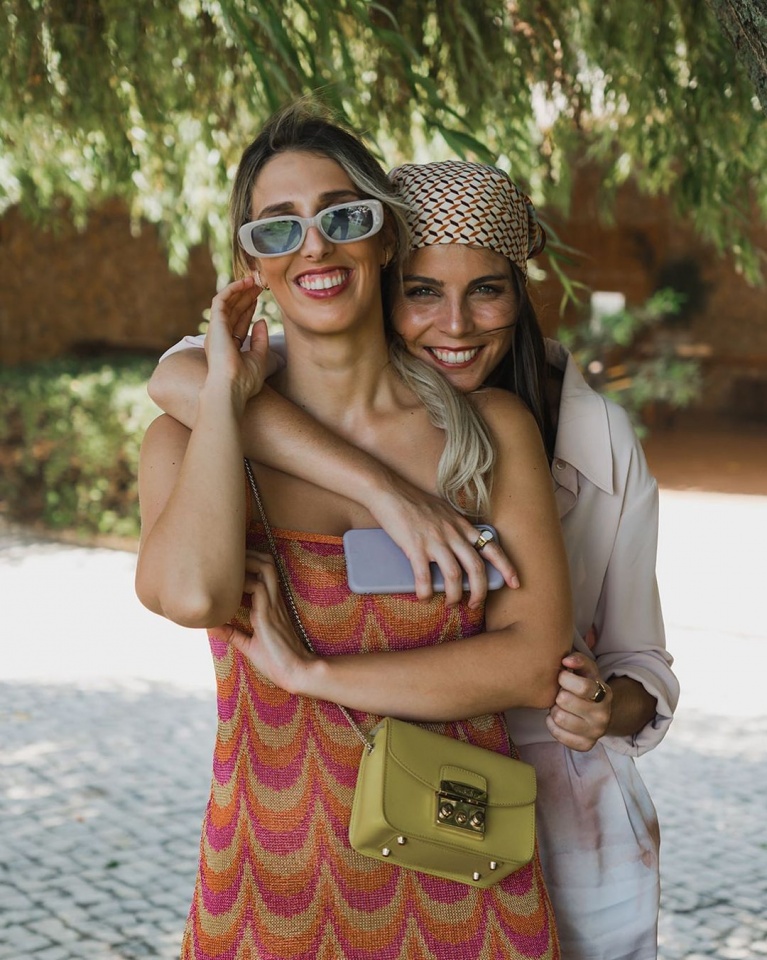 Sofia Oliveira declara-se à namorada | Caras | Famosos