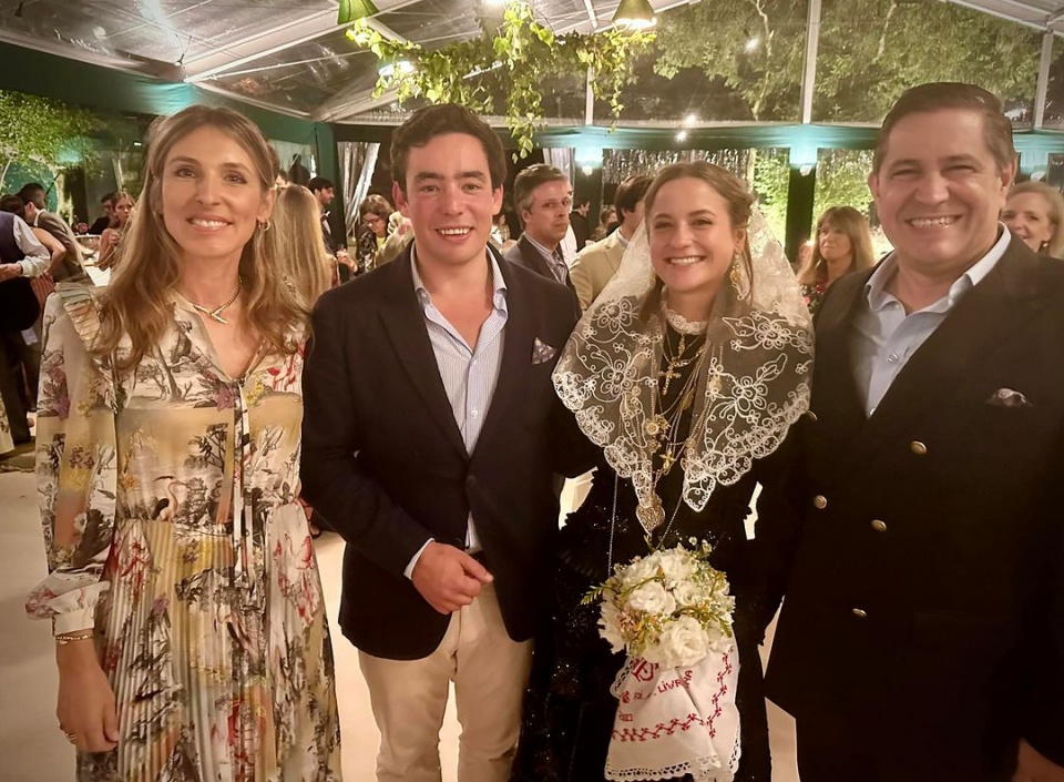 Caras | Infanta Maria Francisca honra a tradição num traje minhoto no ...